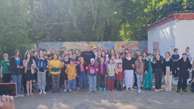 Марш Мира. " Я не волшебник. Я только учусь. Но ради тех, кого люблю, я способен на любые чудеса!" .