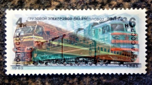 Тепловозы, электропоезда, электровозы.