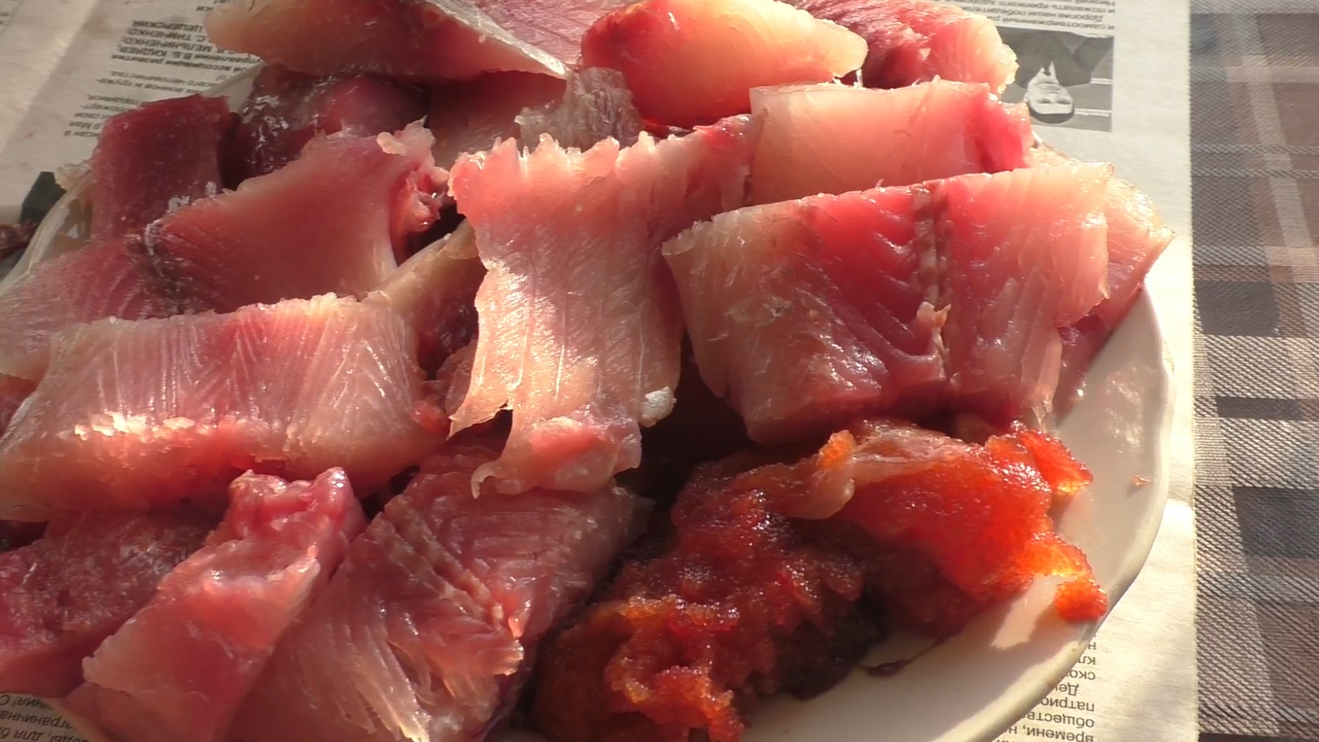 Засолил рыбу по новому рецепту. Мясо получилось обалденно вкусным!