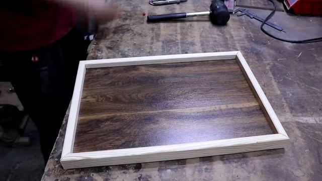 Мини столик из обрезков ламината