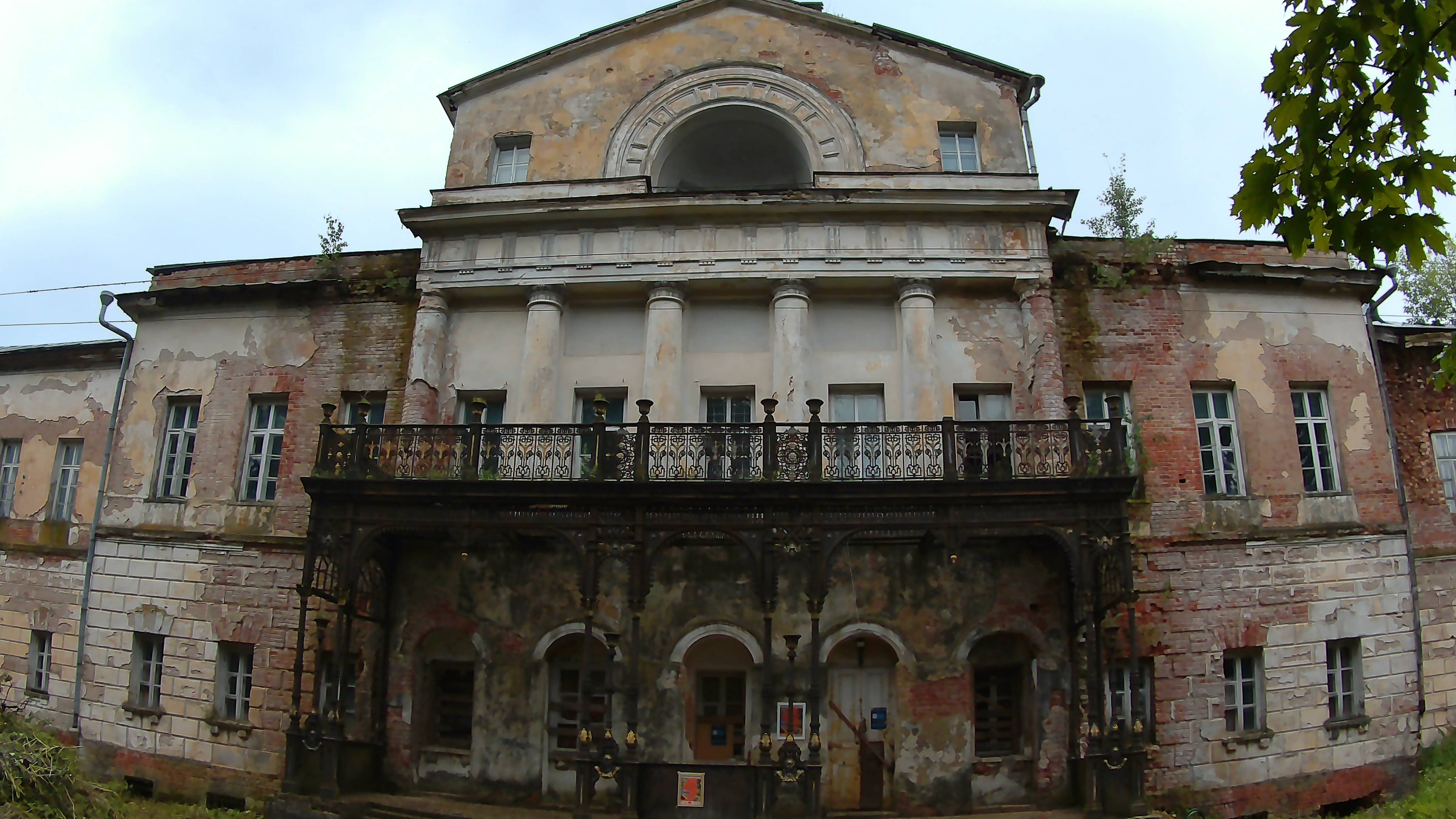 Архитектурный бриллиант Смоленщины: имение Барышниковых.