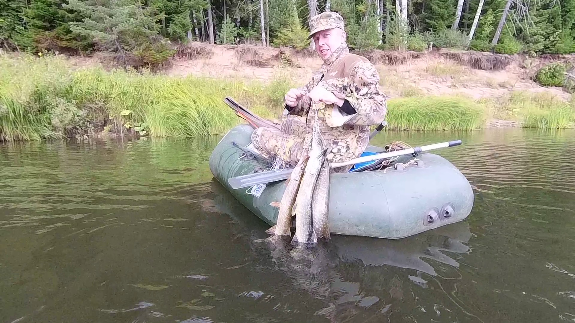 Оторвались по щуке и окуню. Сплав втроём по р. Летке 2021г.