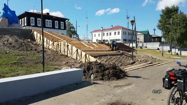 установка памятника основателям Енисейска