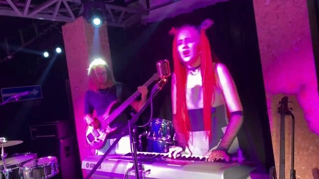 Unformy & Der Meister - Frozen (cover) live