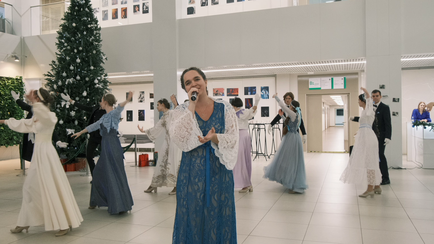 Танец "Подмосковные вечера" на IX Георгиевском балу. Поёт Мария Резник