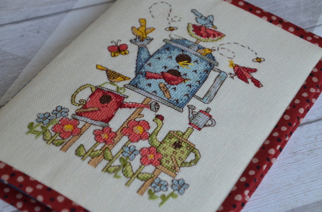 Как оформить вышивку в ткань. Обложка для папки или тетради. Шьём дома.