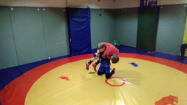 Мельница с обратным подворотом. Прием самбо