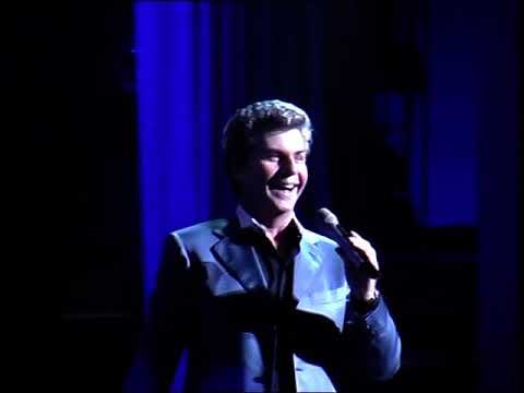 БКЗ "Октябрьский". Поет Евдокимов