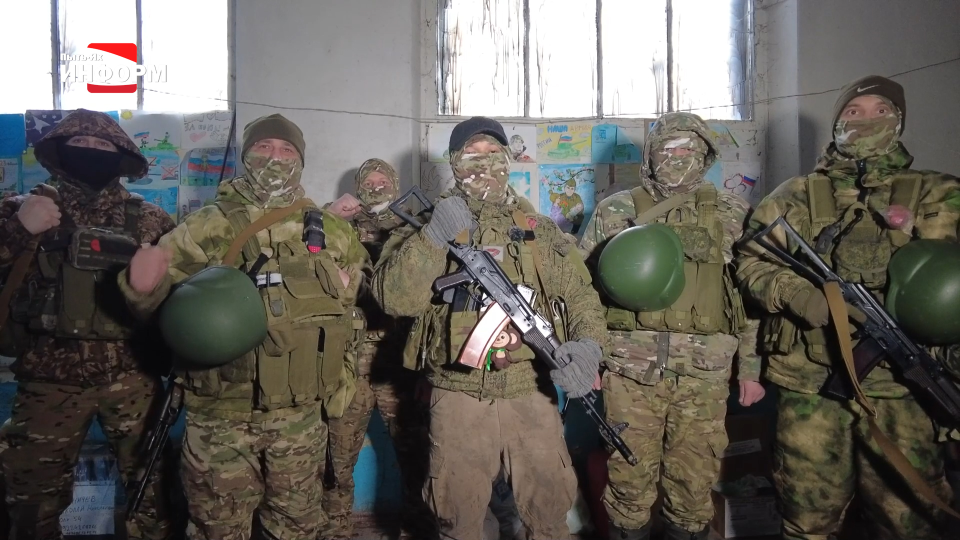 Югорчане из взвода снабжения доставляют на передовую всё необходимое