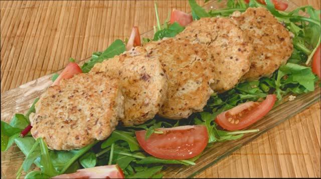 Рыбные котлеты с киноа