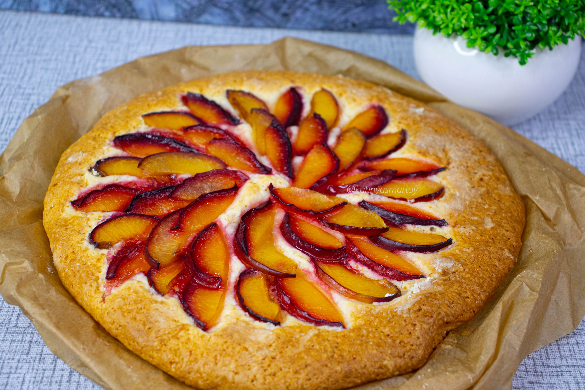 Невозможно оторваться! Предлагаю рецепт нежной, сочной и ароматной галеты со сливами!