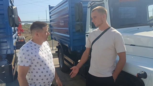 Поздравляем Данила с покупкой самосвала.Продажа автомобилей в Автосалоне Boston Auto гВолгоград