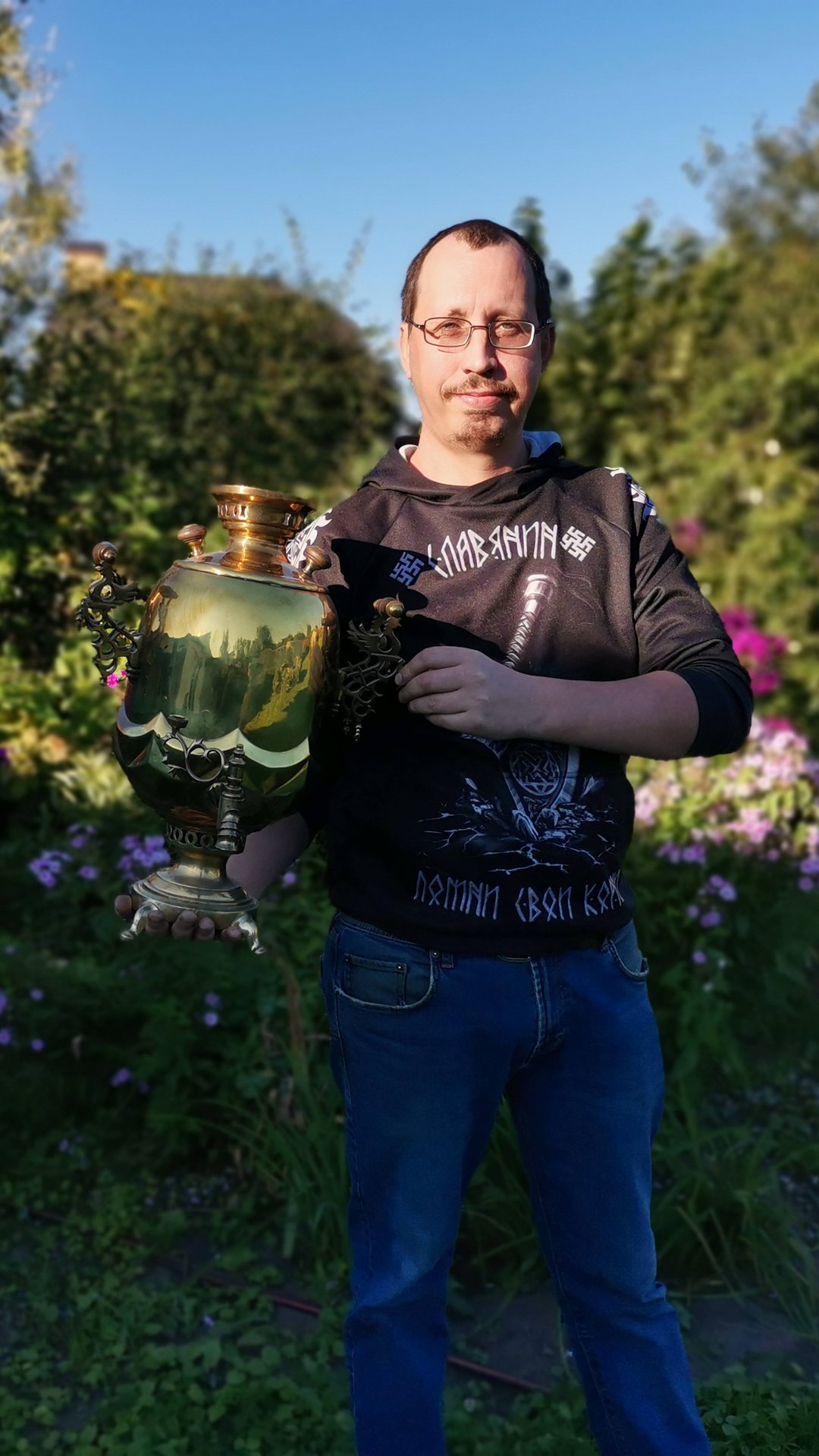 Старинный #самовар в форме желудя.