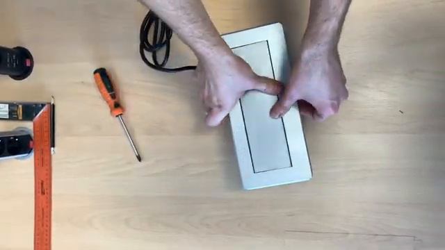 Установка выдвижных розеток в столешницу