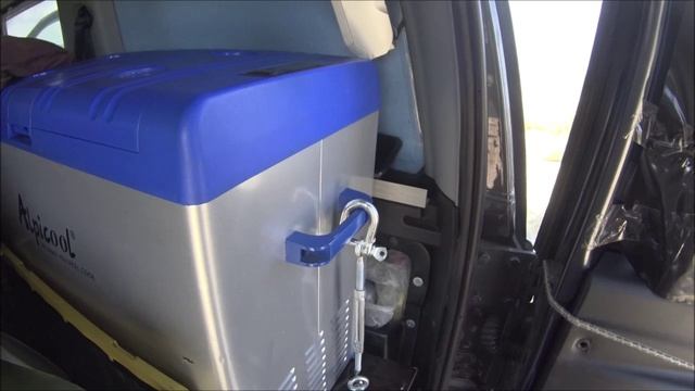 УАЗ Патриот. Две (100+100)Вт СБ  и  холодильник.