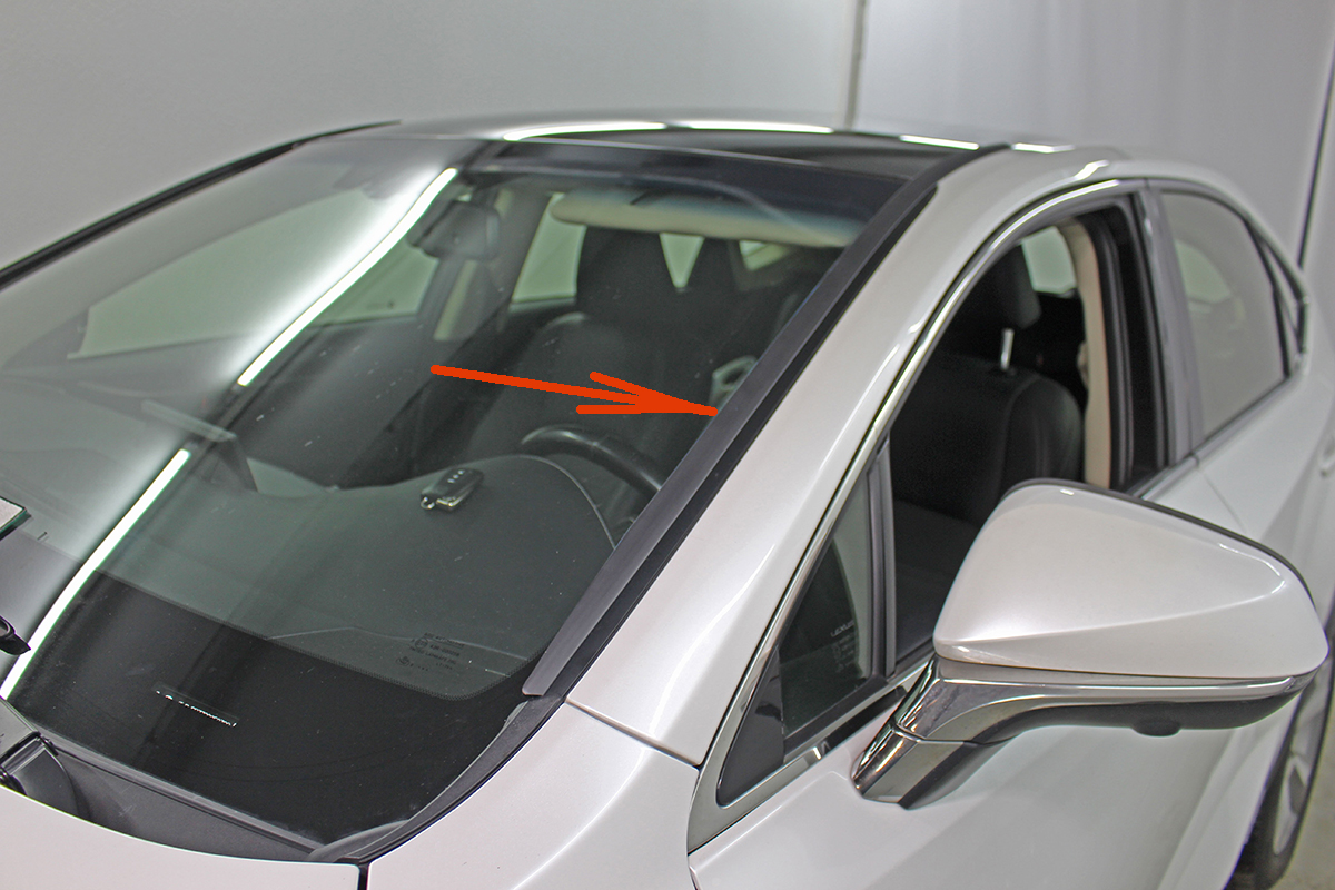 Установка водостоков (дефлекторов) лобового стекла