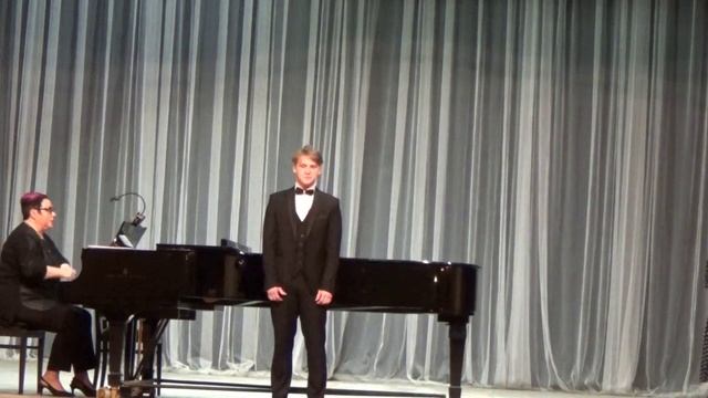 "Любовь поэта"( Шуман Р)  и РНП "Расчешу-ли я головушку", поет Александр Котельников - Вознесенский.