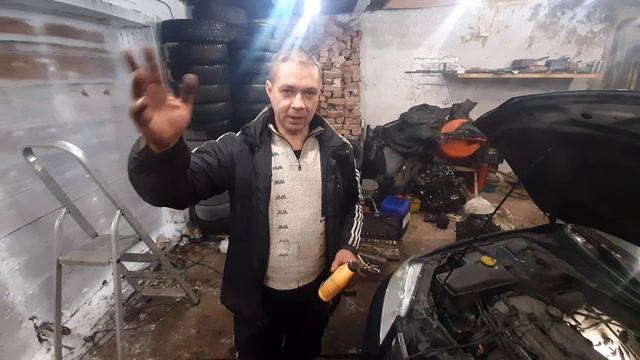 Как заменить главный тормозной цилиндр на Mazda 6 GG / How to replace the main brake cylinder on a