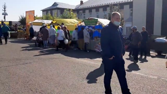 Арск. Школьная ярмарка. август 2021