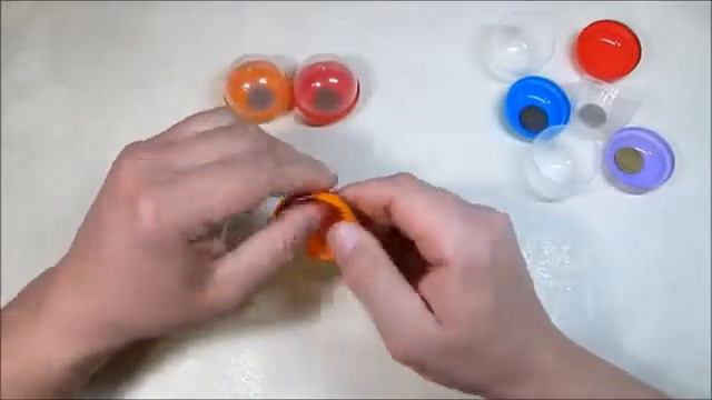 Монеты мира из автомата в магазине