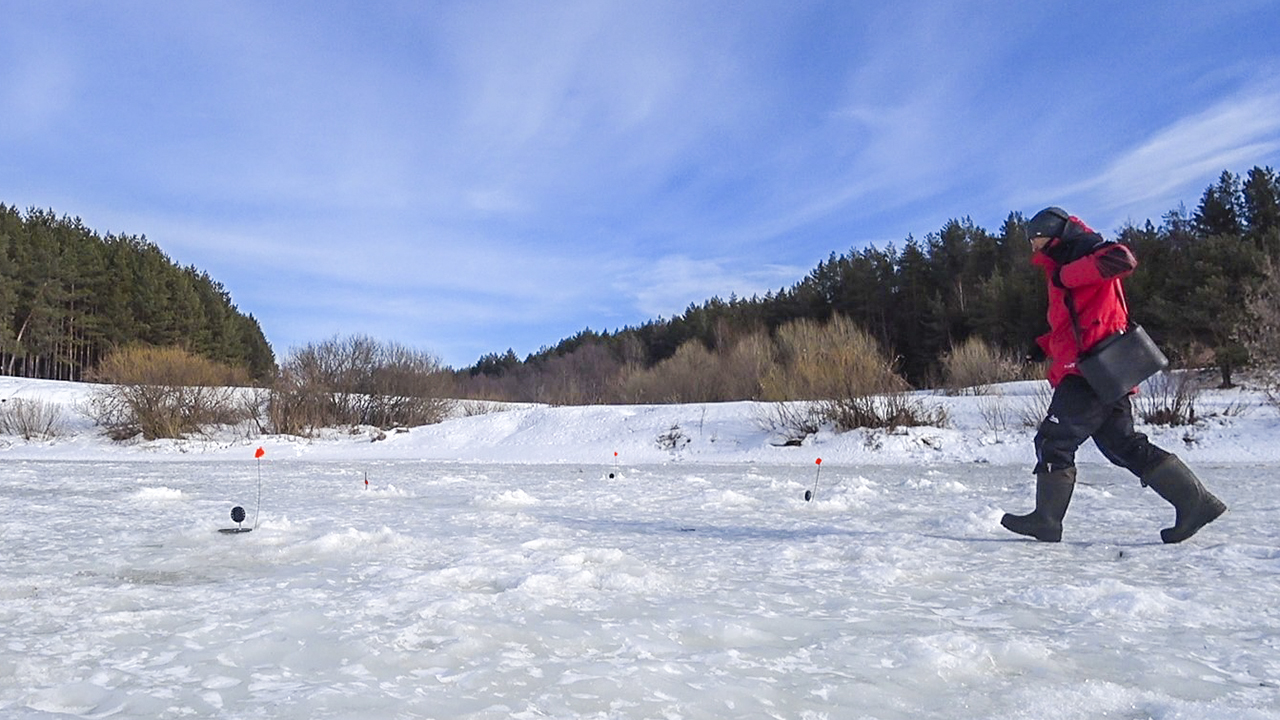 Я УСТАЛ БЕГАТЬ от такого КЛЁВА на жерлицы! Рыбалка на щуку, зимняя рыбалка