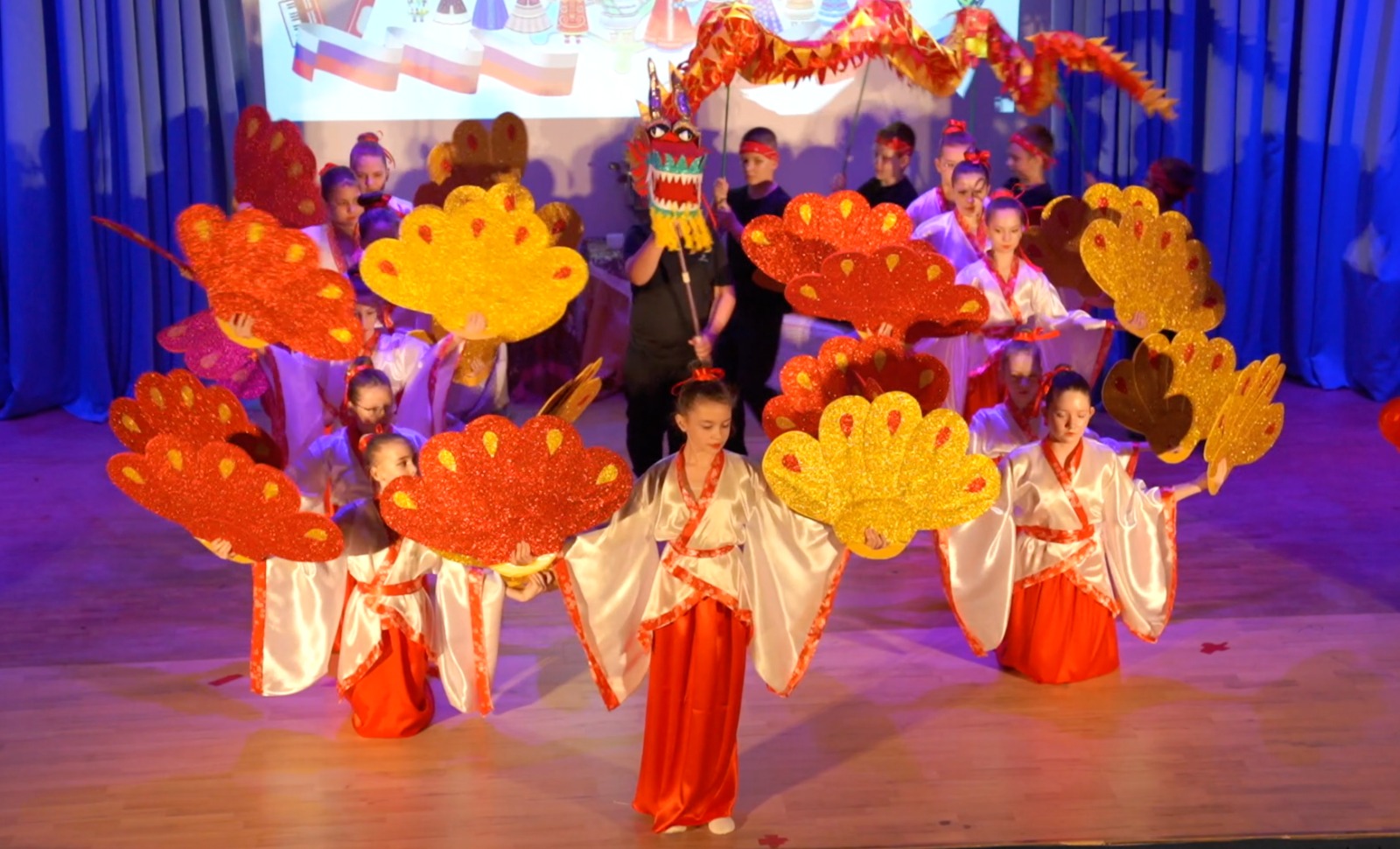 2024.04.09 Фестиваль нациаональных культур "Россия- огромная страна" (вся классы, видеоролик)