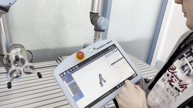 Настройка базовой безопасности для работы с манипулятором на примере кобота UR5e (Universal Robots)