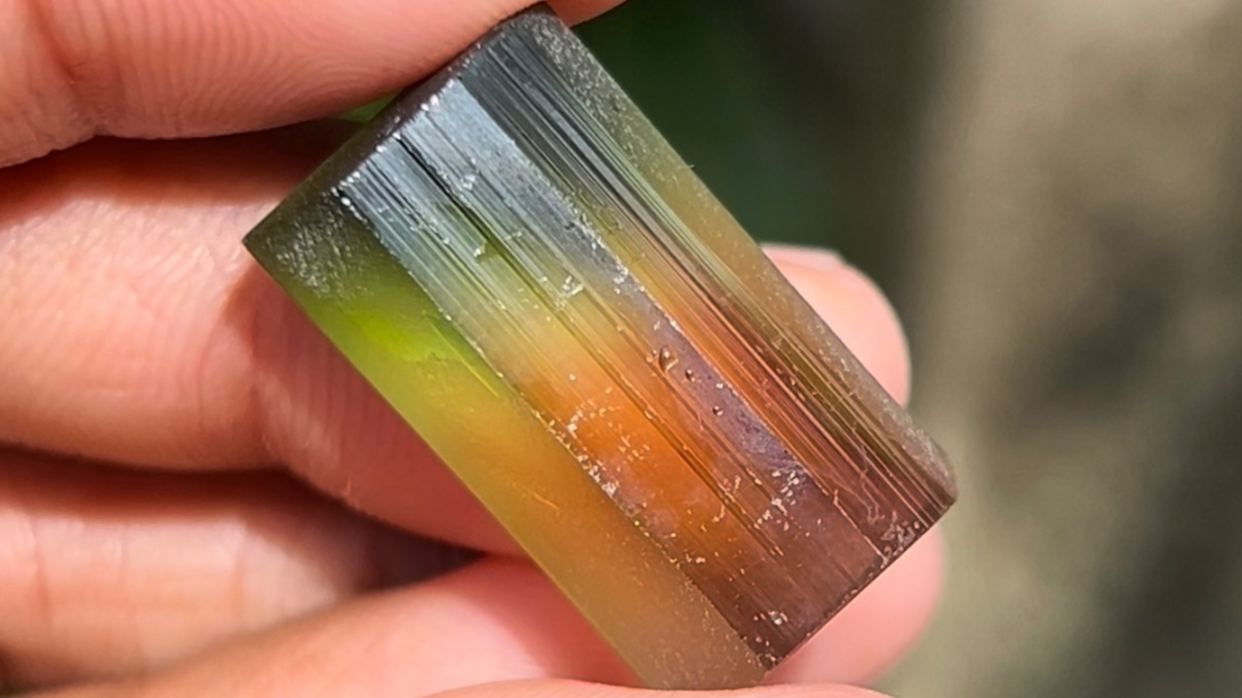 Полихромный турмалин из Мадагаскара.