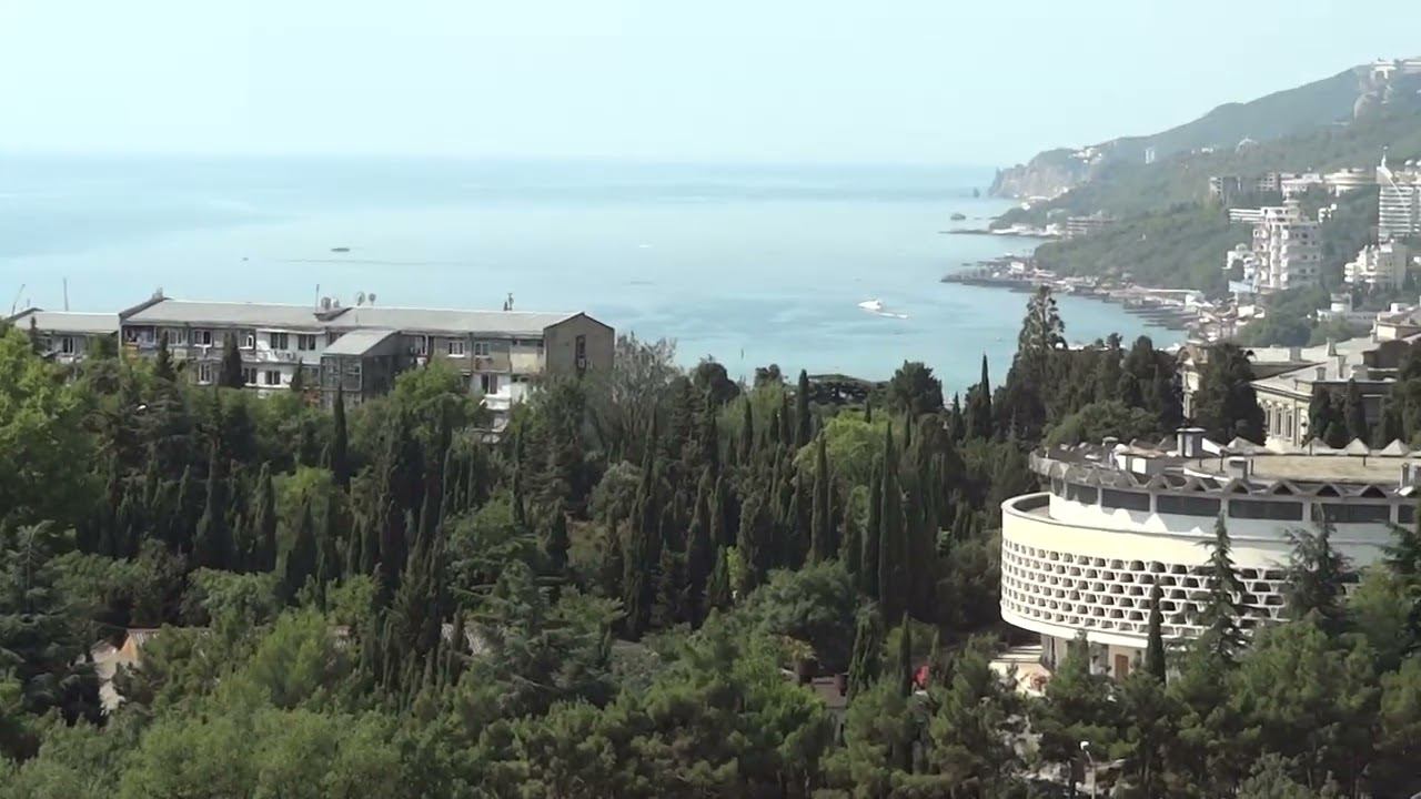 Пансионат "Парковый" в городе Ялте (вид с балкона) (29.07.12)