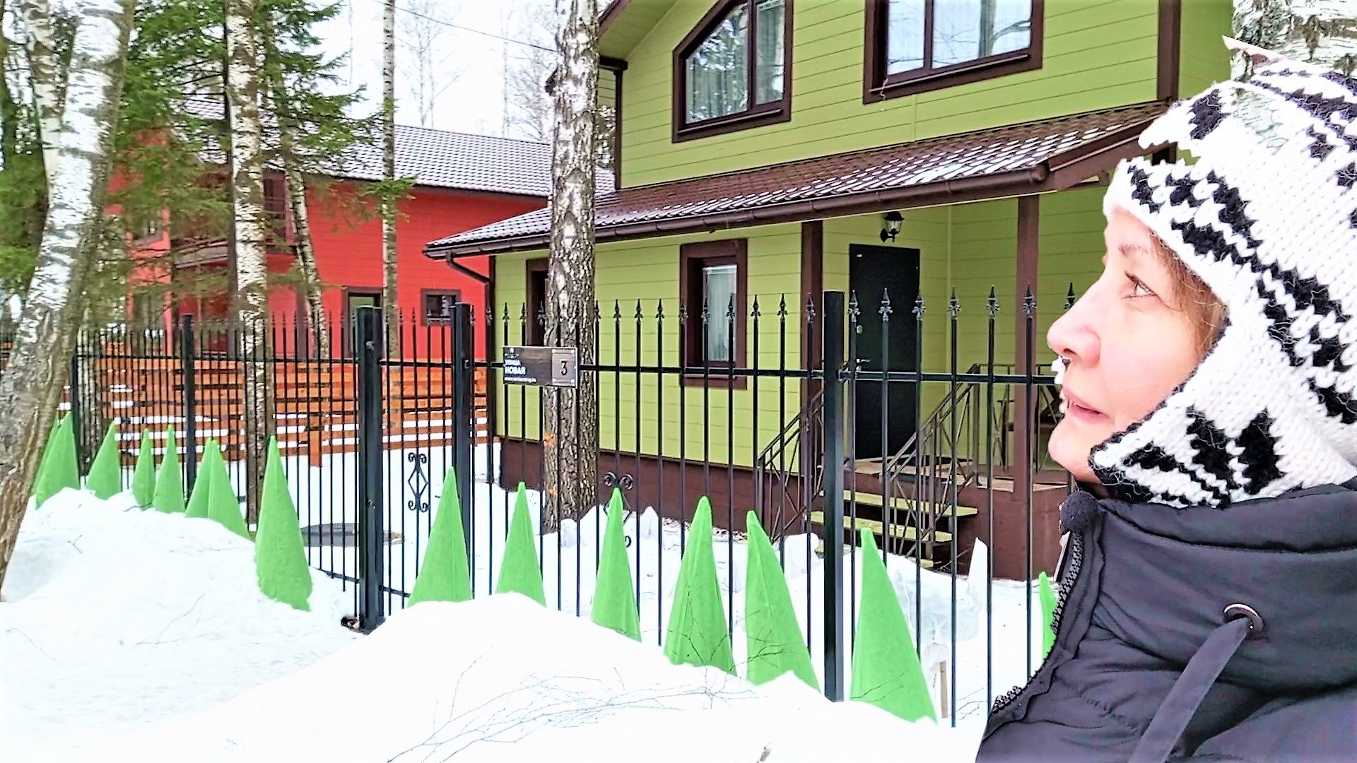 Новая улица и дома в нашей деревне.