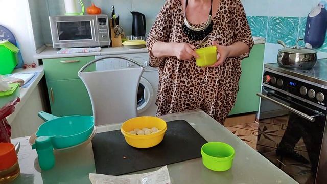 Пельменный суп. Салат из свеклы