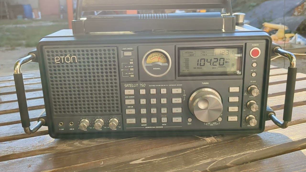 "Первое сетевое" прием вещательной радиостанции в Липецкой области. Радиоприемник ETON SATELLIT 750.
