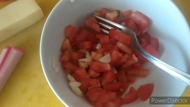 Жареные кабачки с помидорами чесноком и сыром