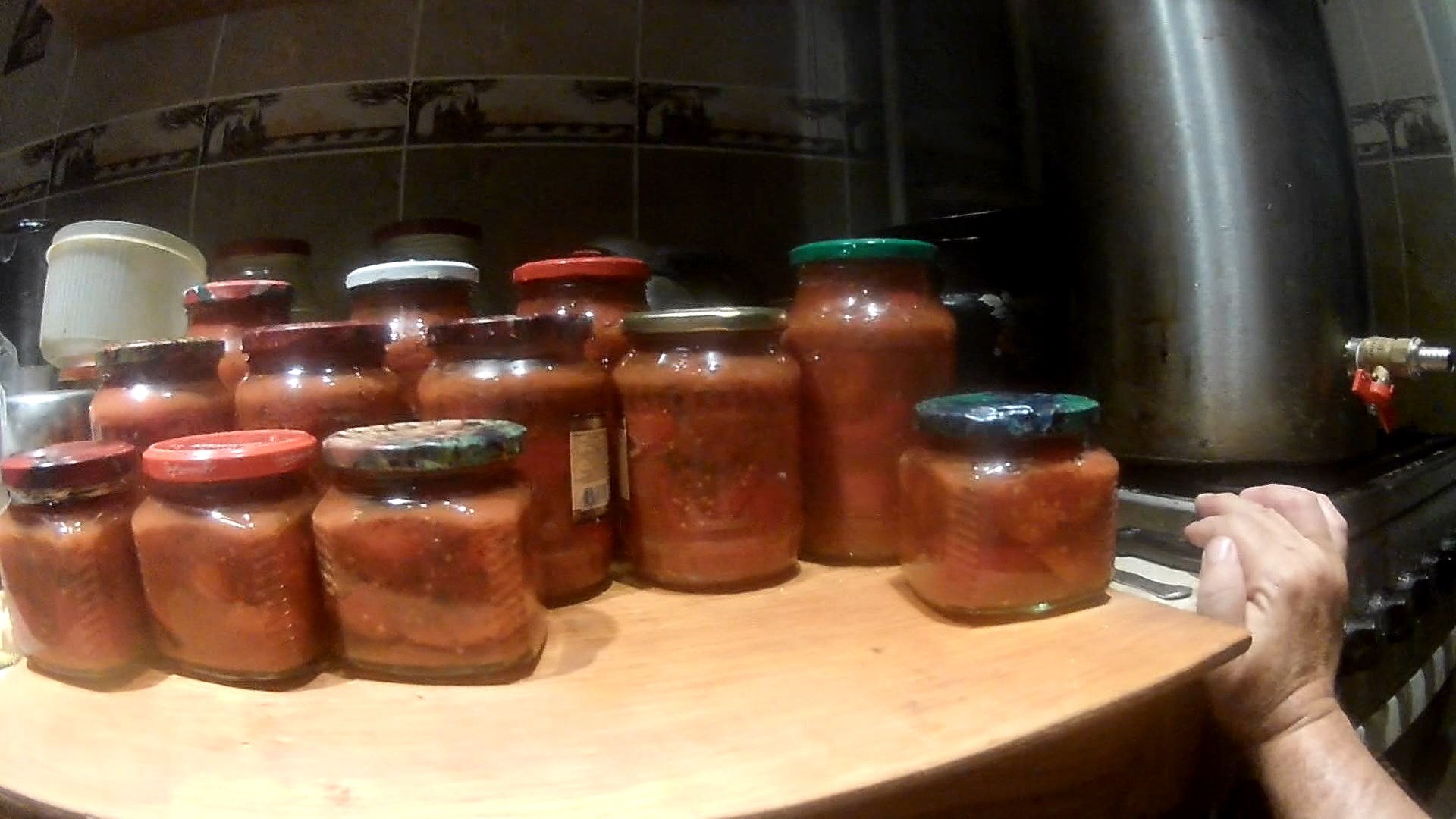 Помидоры в собственном соку в автоклаве Фансел 16.09.23 г. (Кухня браконьера!)