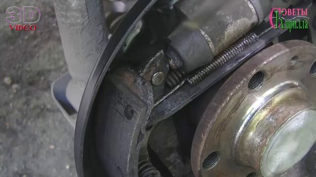 Как снять закисленные заржавевшие задние барабаны на Skoda Fabia II. Авто Шкода. (720p)