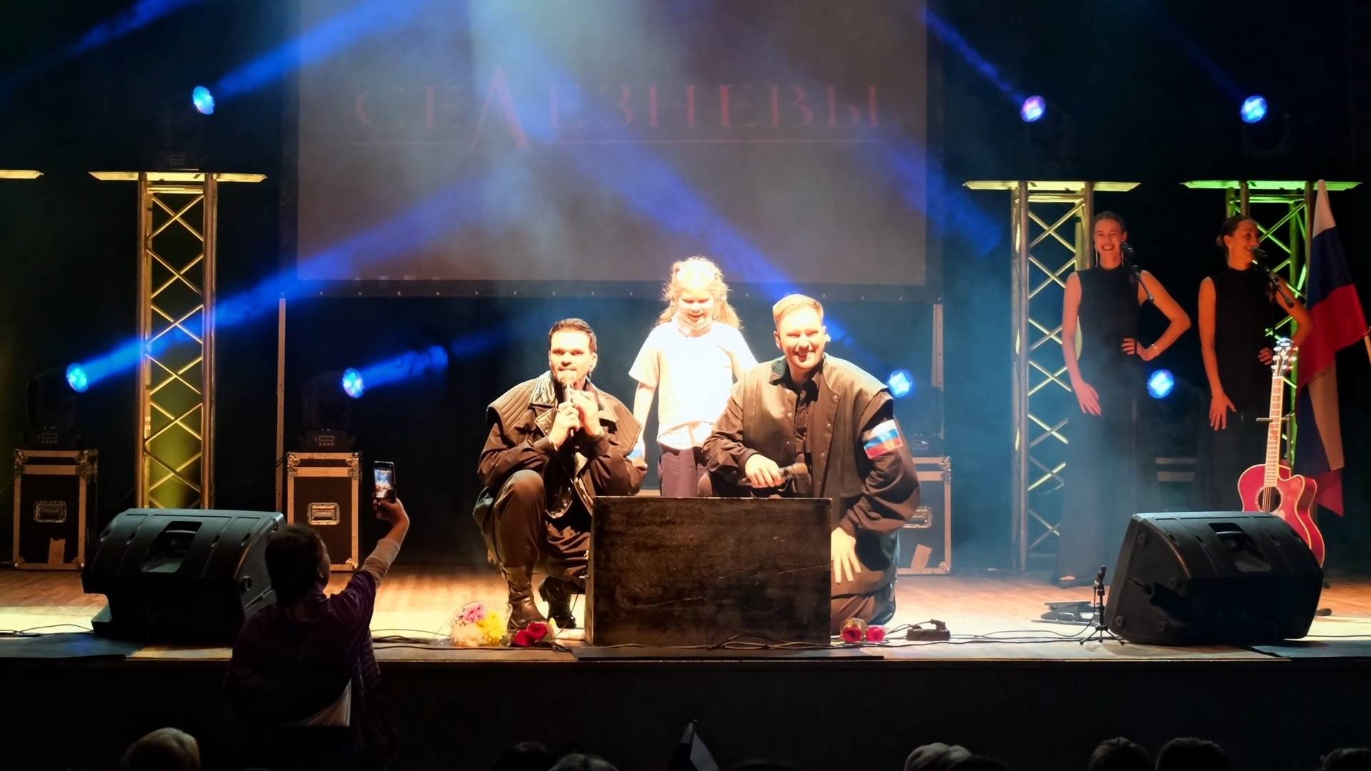 МАЛЕНЬКАЯ ДЕВОЧКА И БЕЗОТВЕТНАЯ ЛЮБОВЬ! НЕВЕРОЯТНО!