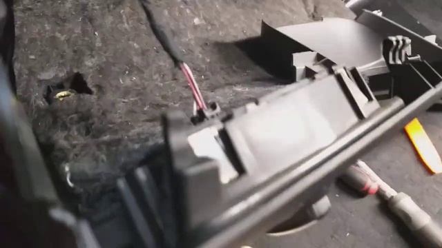 Снятие обшивки стойки в ногах водителя ауди А6 С7