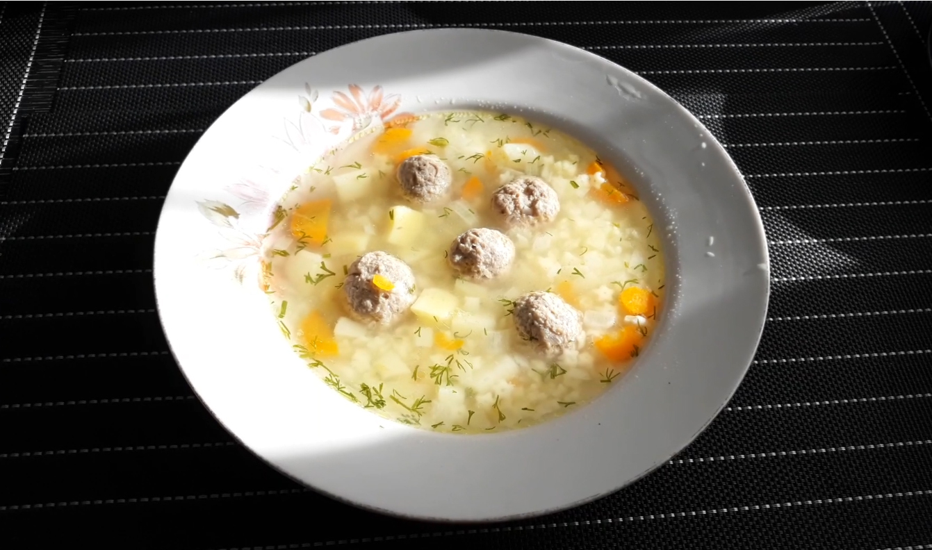 Суп с фрикадельками