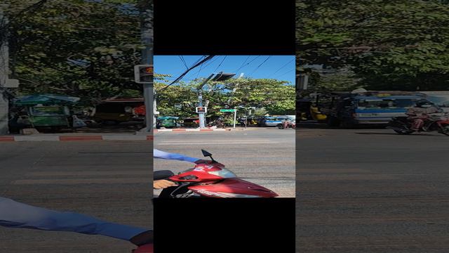 Переходим улицу на красный свет в Мьянме