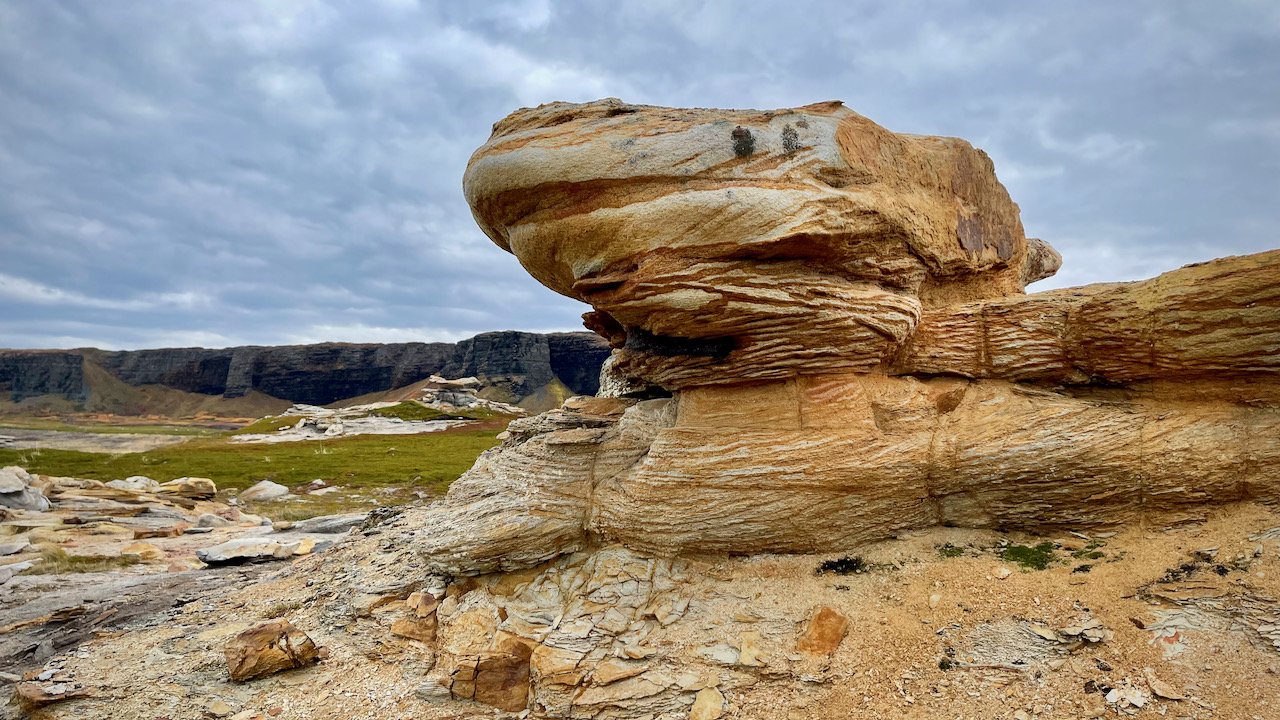 В Африке есть Берег Слоновой Кости, а в Арктике - Берег Рыжих Камней. Приглашаю на прогулку