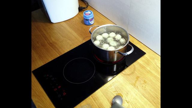 Видео инструкция "Как приготовить пельмени"