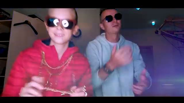 СЛЫШЬ МАЛЫШЬ(ОФИЦИАЛЬНЫЙ КЛИП)