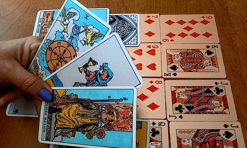 Разрушения принесут удачу: гадание на 30 марта