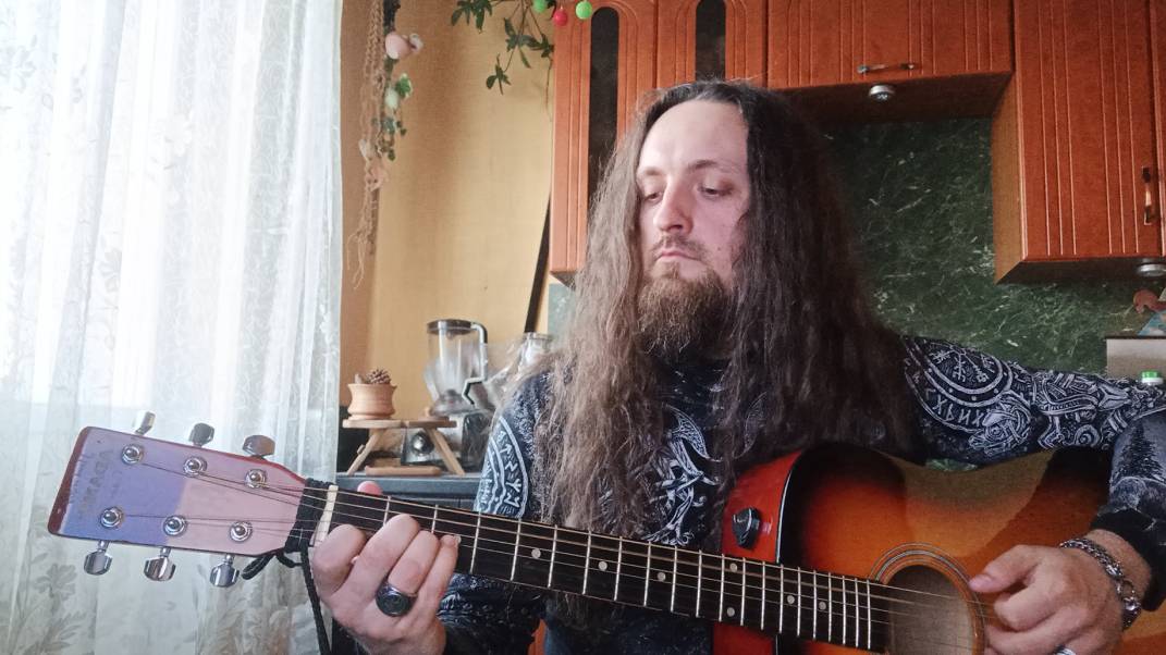 Никита "Бард" - Девушка у церкви (Алексеев Н.Е. авторская песня под гитару)