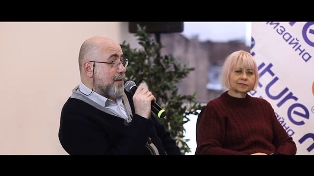 Каким образом графический дизайнер использует академические художественные навыки в своем деле?