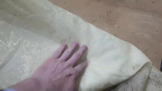 Дробилка измельчитель пенопласта на МИ 500Р измельчение  на сетке 20мм.mp4