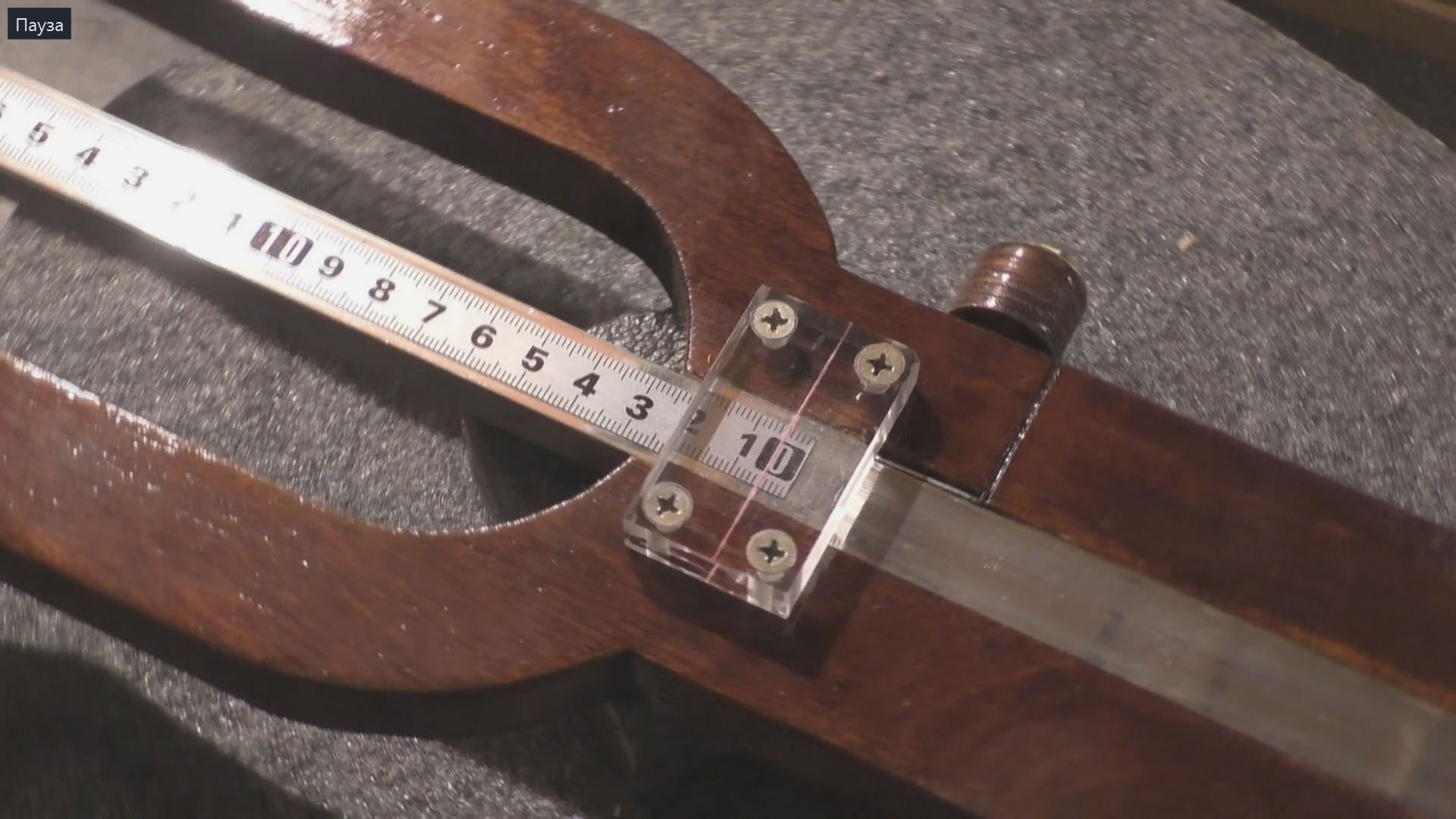 Фрезерный стол. Очень нужное приспособление..mp4