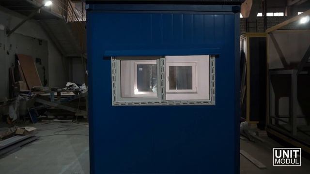 Пост охраны с лестницей и площадкой от компании Юнит Модуль