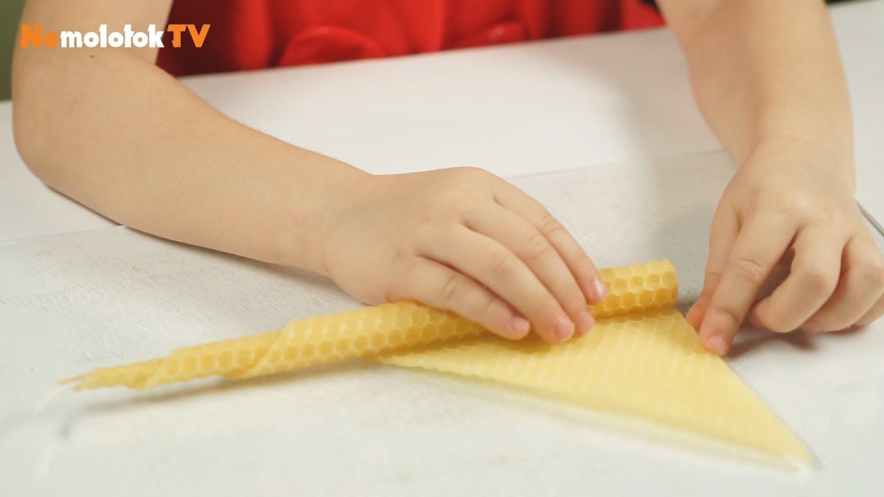 Свечи из вощины в форме елочки. Справится даже ребенок