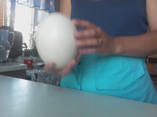 ЯЙЦО СТРАУСА. ВПЕРВЫЕ ГОТОВЛЮ ИЗ НЕГО ОМЛЕТ.